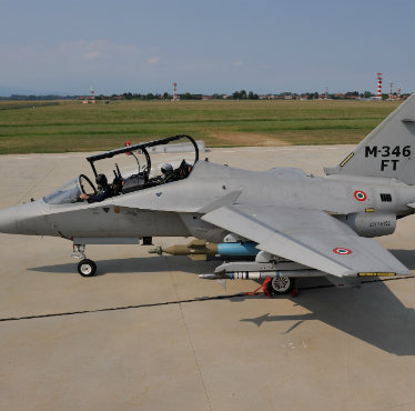 Leonardo-Finmeccanica unveils the new M-346FT at the Farnborough Air ...