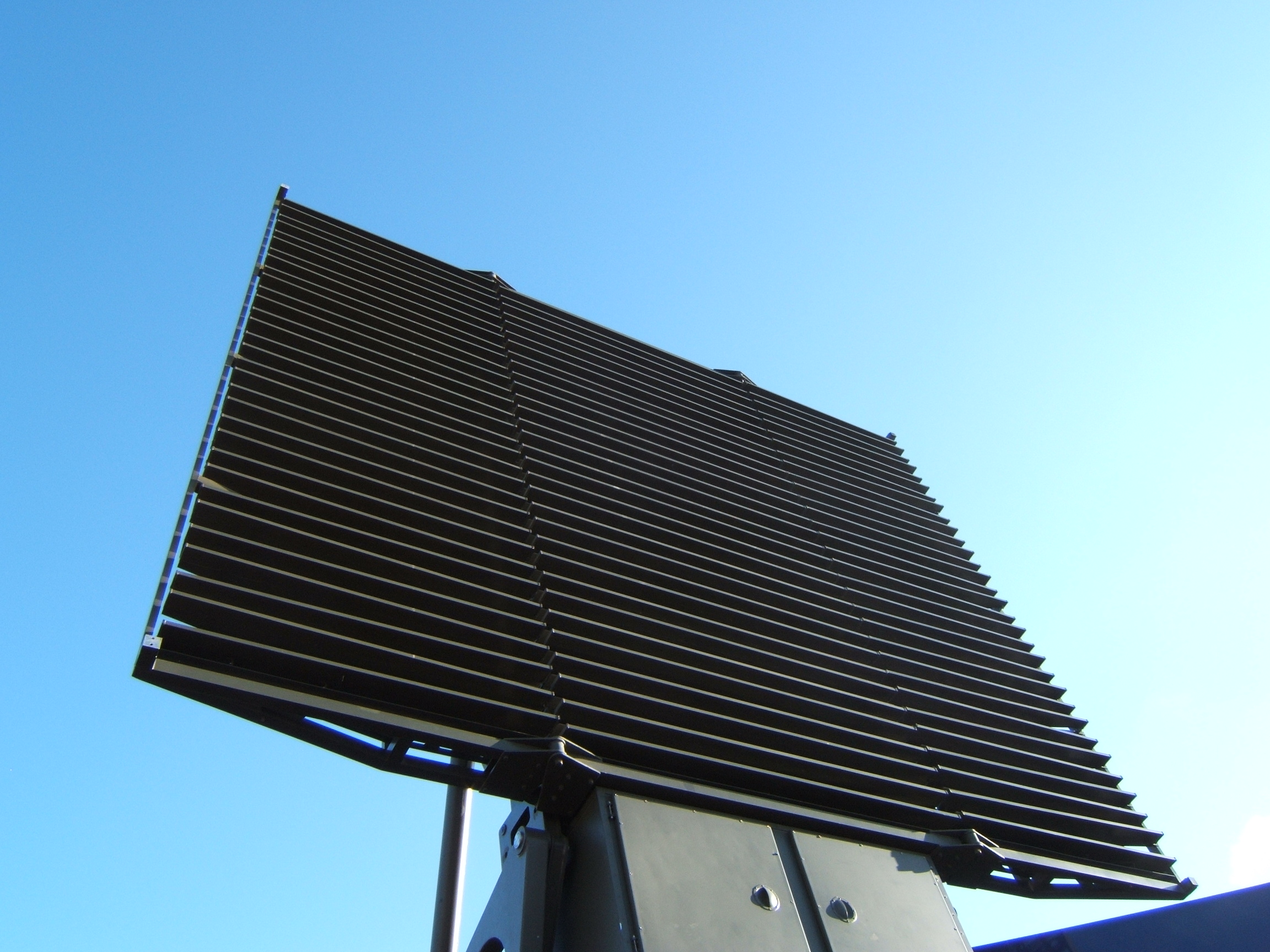 Leonardo will provide a RAT 31 DL/M air defence radar system for ...