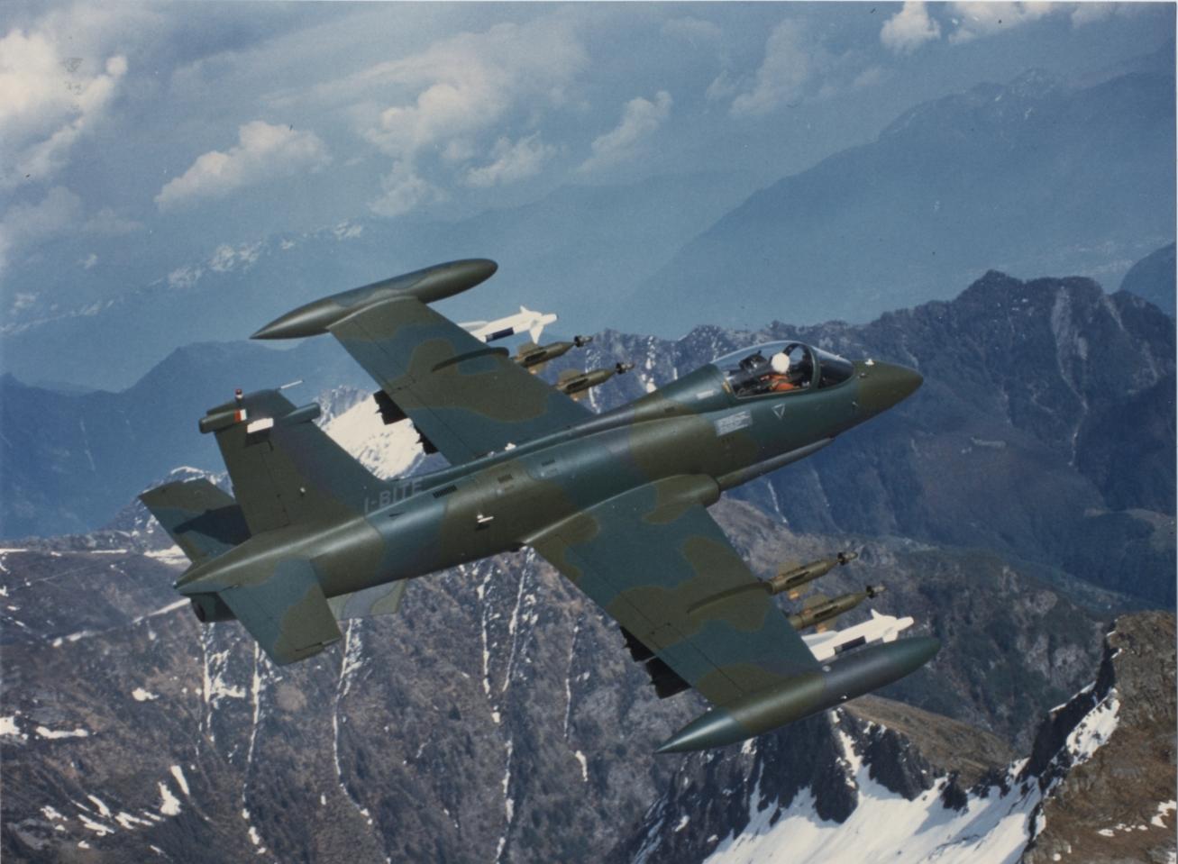 MB-339 training jet: an all-Italian success story | Leonardo