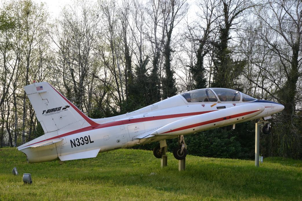 MB-339 training jet: an all-Italian success story | Leonardo