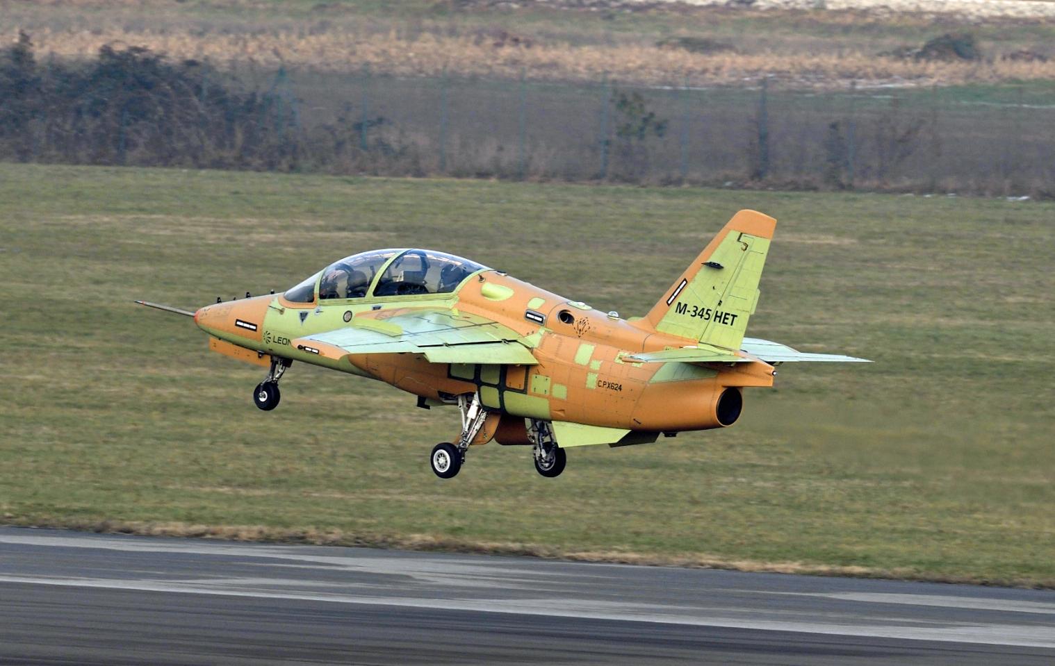 Block 20, the new digital face of the M-346 | Leonardo